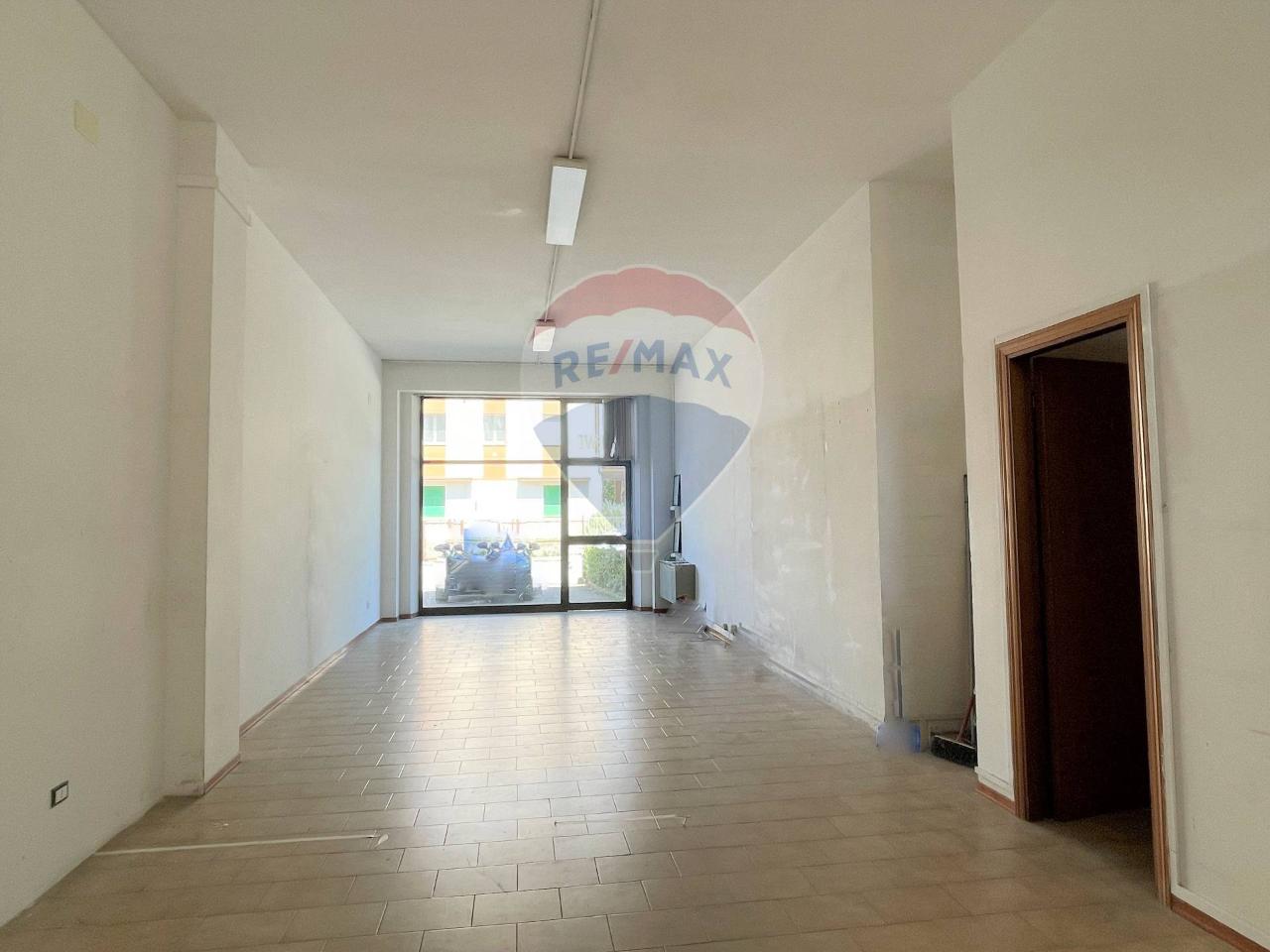 Negozio in vendita a Jesi