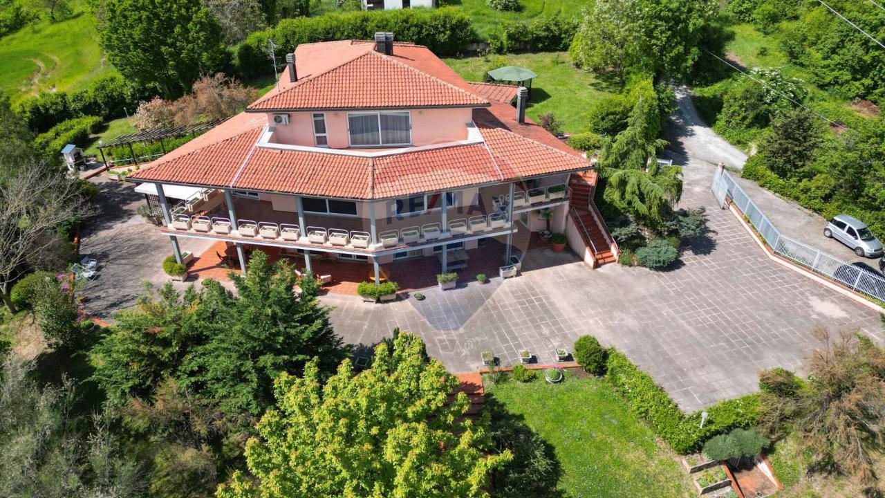 Villa in vendita a Fabriano