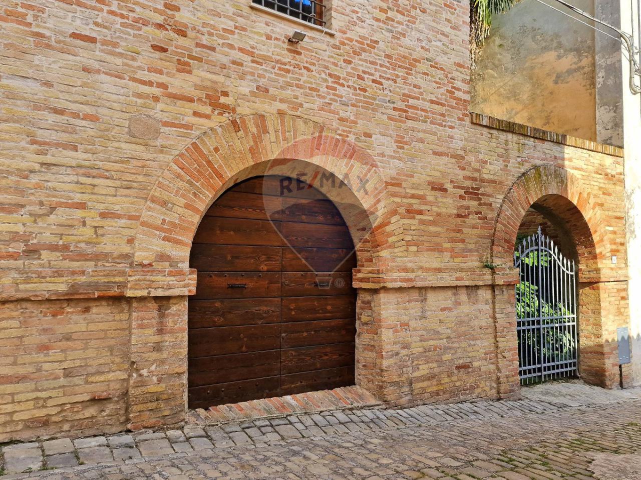 Magazzino in vendita a Ostra