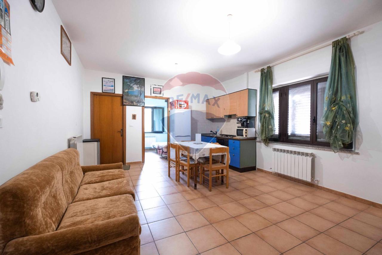 Appartamento in vendita a Rosora