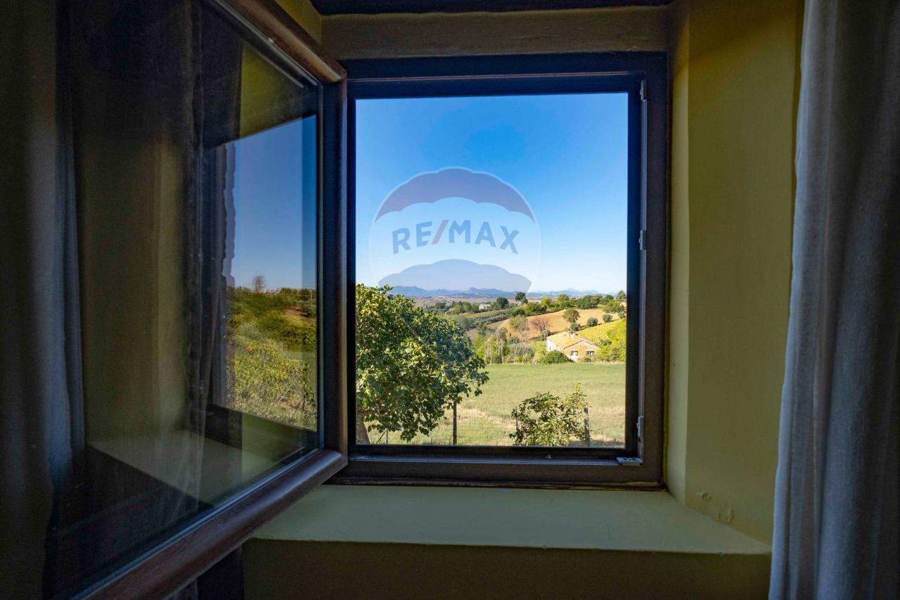 Rustico in vendita a Belvedere Ostrense