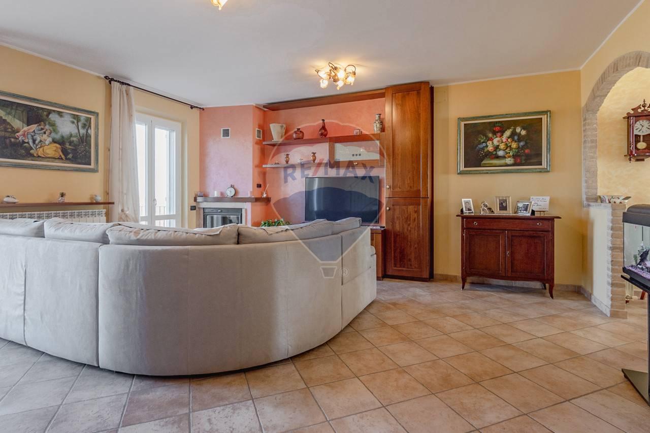 Appartamento in vendita a Montefano