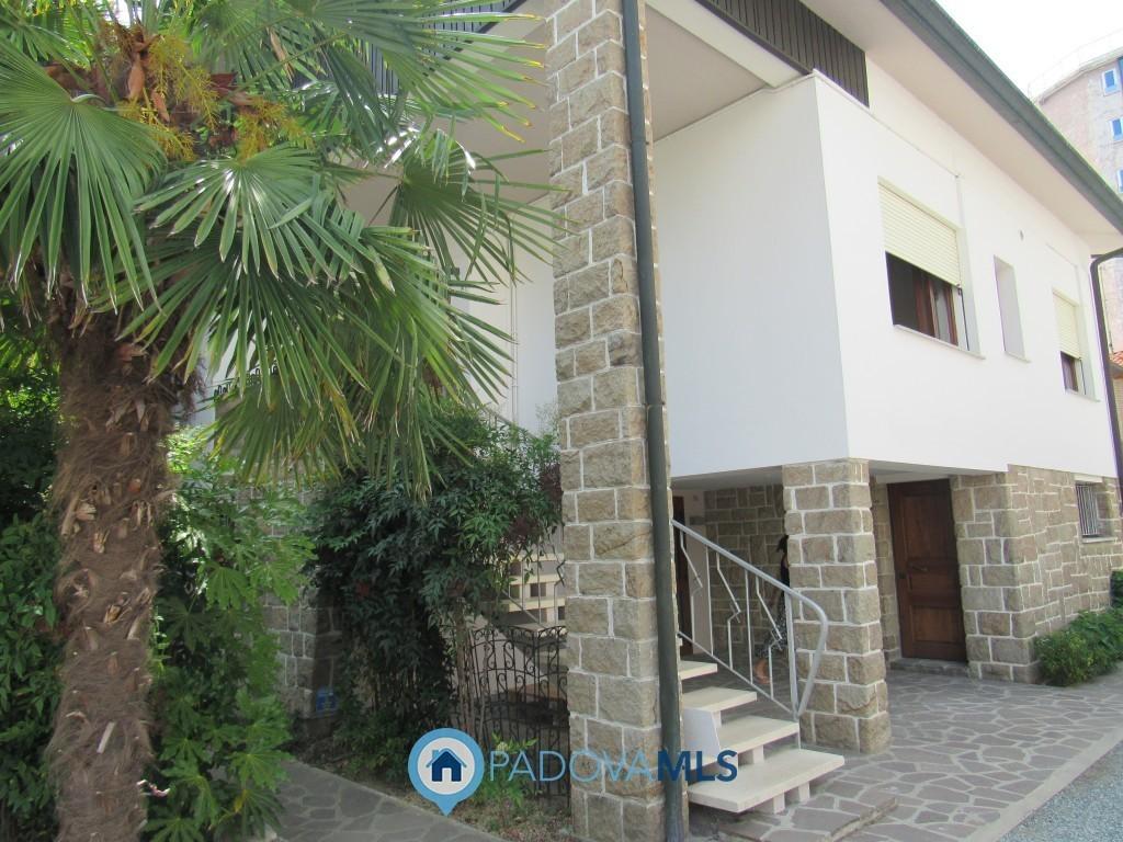 Casa indipendente in vendita a Abano Terme