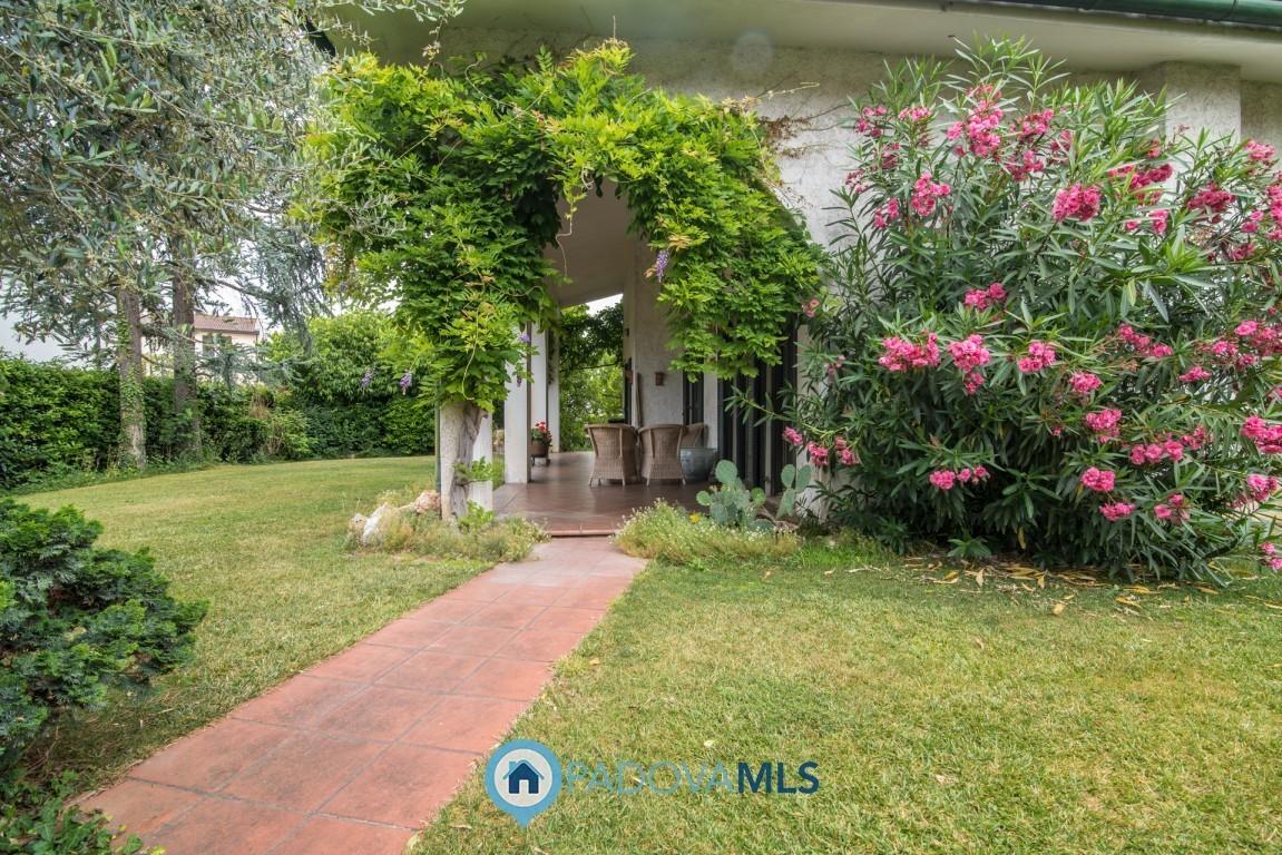 Villa in vendita a Montegrotto Terme