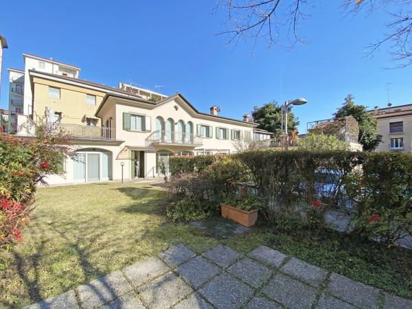 Villa bifamiliare in vendita a Bergamo