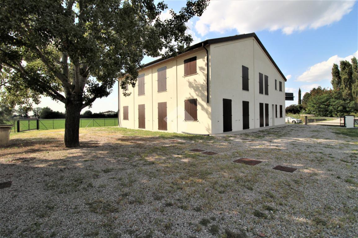 Villa in vendita a Mirandola