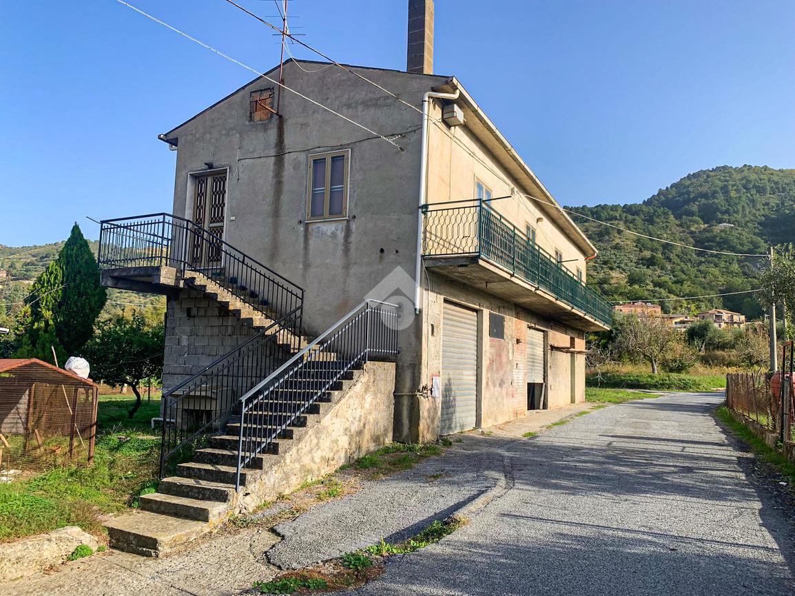 Casa indipendente in vendita a Cleto