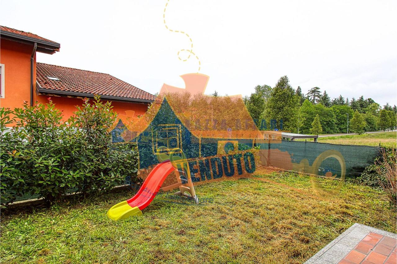 Trilocale in Via Galliano 39, Carnago