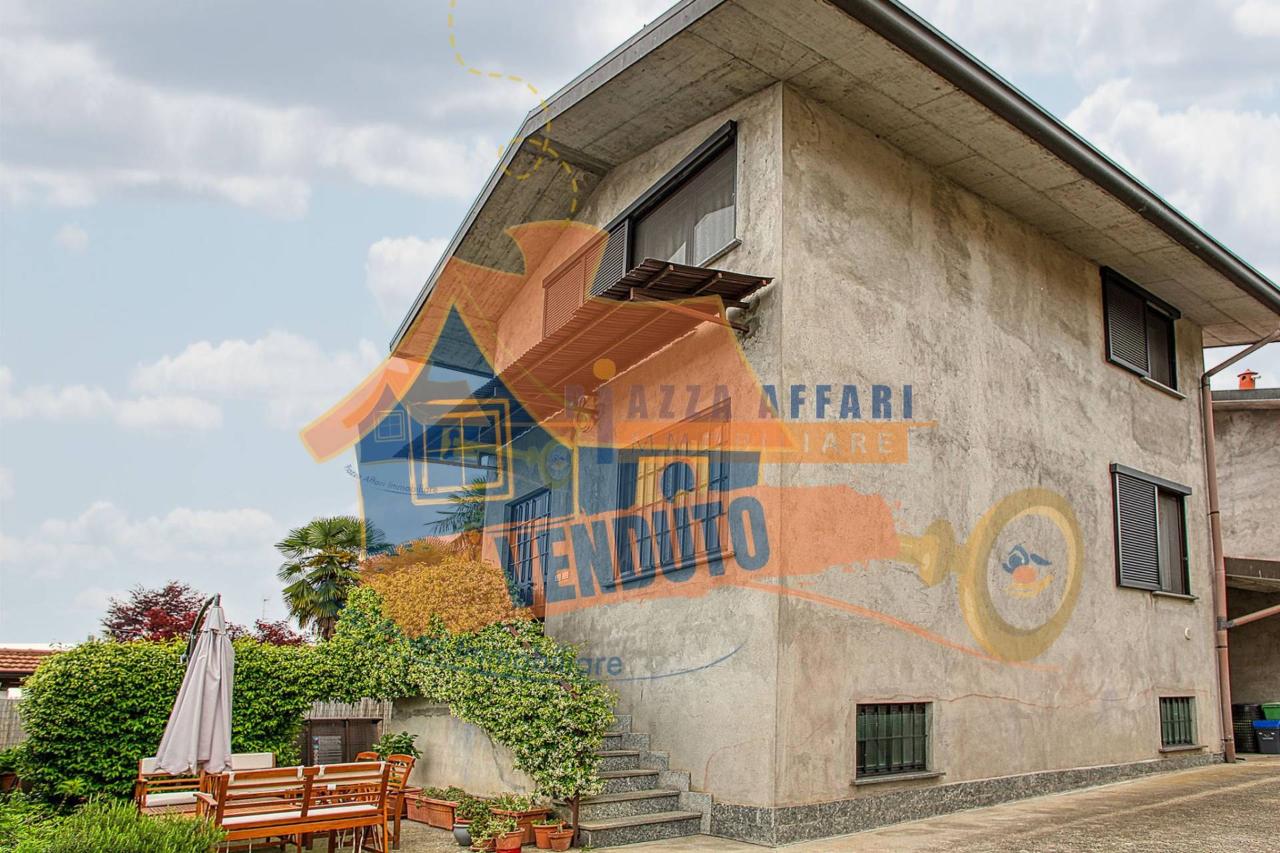 Casa indipendente in vendita a Oggiona Con Santo Stefano
