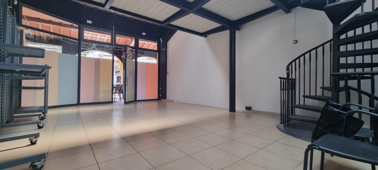 Negozio in affitto a Firenze