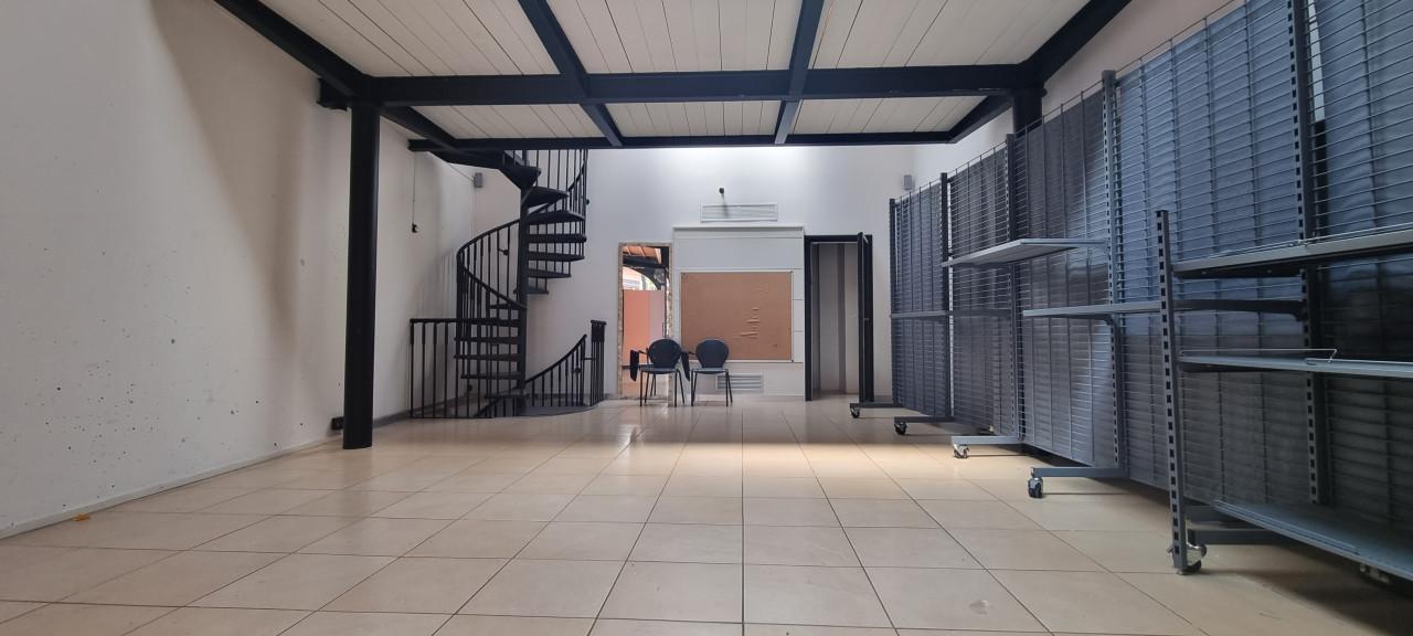 Negozio in affitto a Firenze