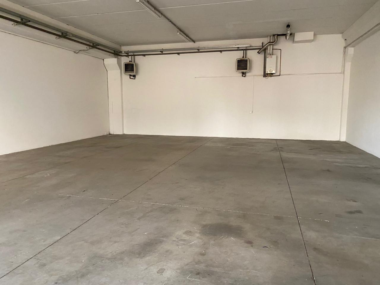 Capannone in affitto a Scandicci