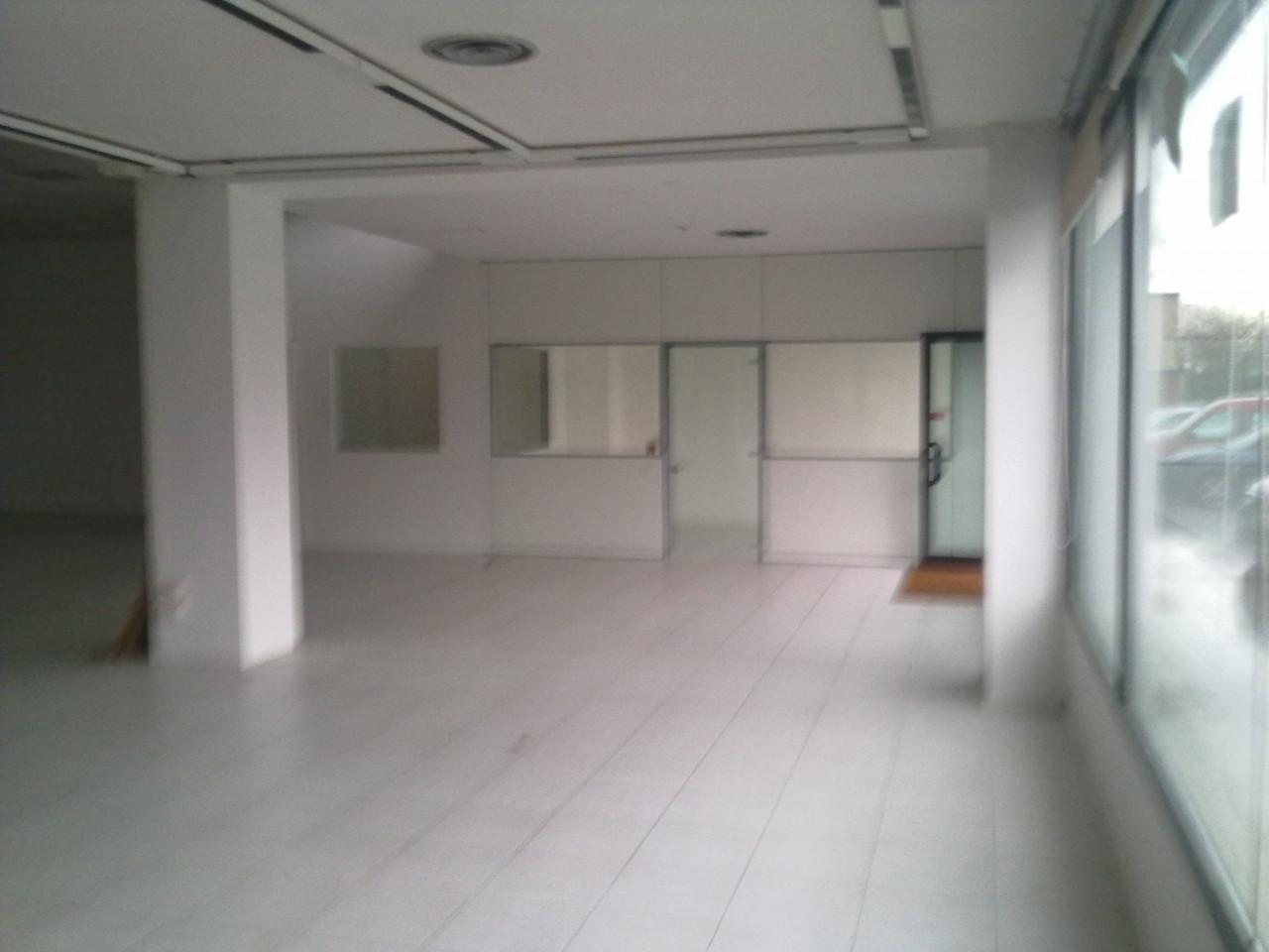 Negozio in affitto a Sesto Fiorentino