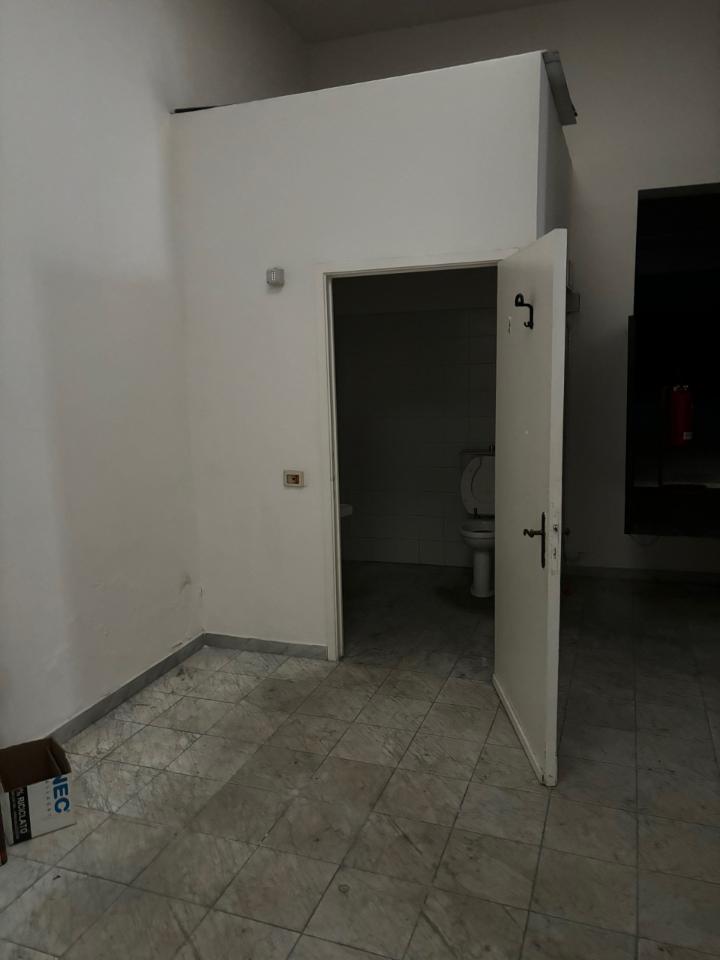 Negozio in affitto a Firenze