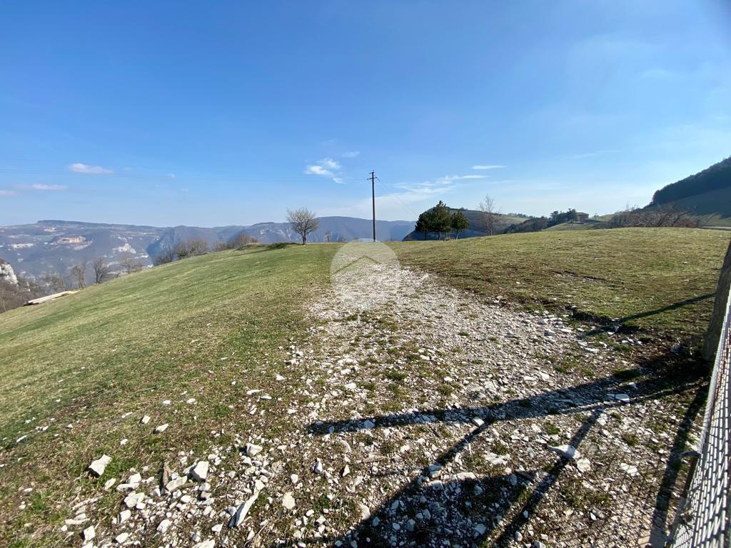 Terreno agricolo in vendita a Ferrara Di Monte Baldo