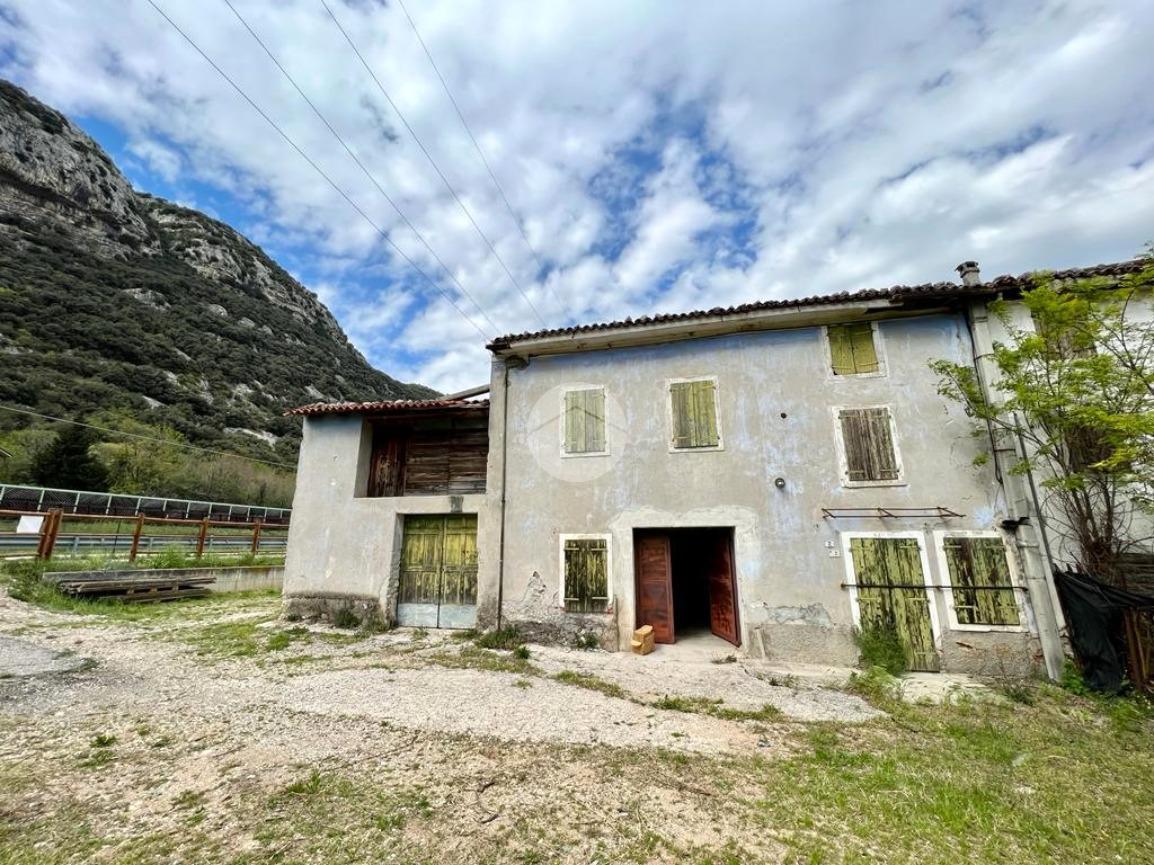 Rustico in vendita a Rivoli Veronese