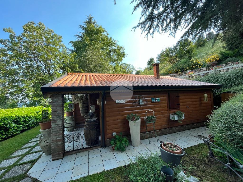 Villa in vendita a Ferrara Di Monte Baldo