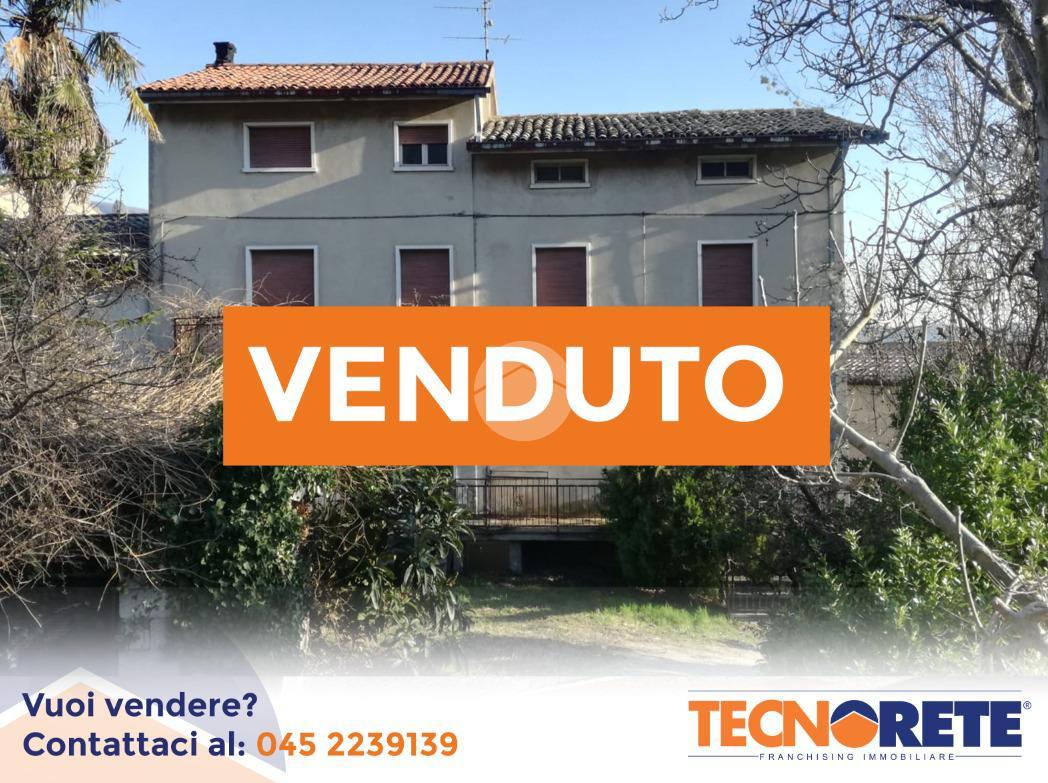 Rustico in vendita a Caprino Veronese