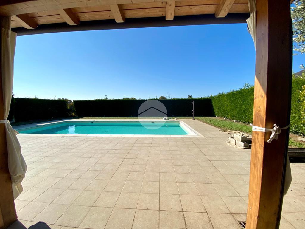 Villa in vendita a Caprino Veronese