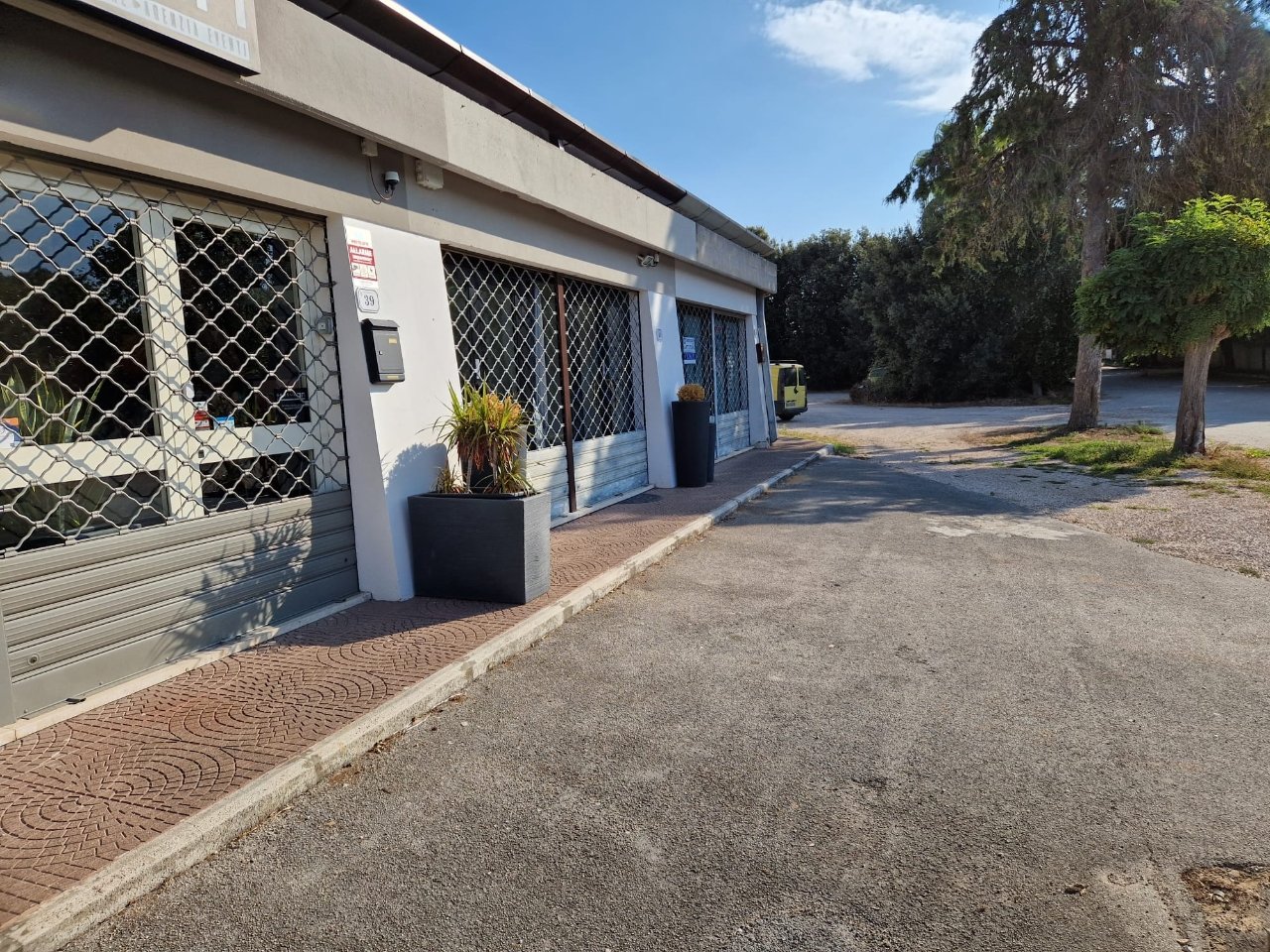 Negozio in vendita a Sabaudia