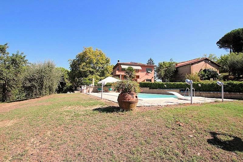 Rustico in vendita a Terricciola