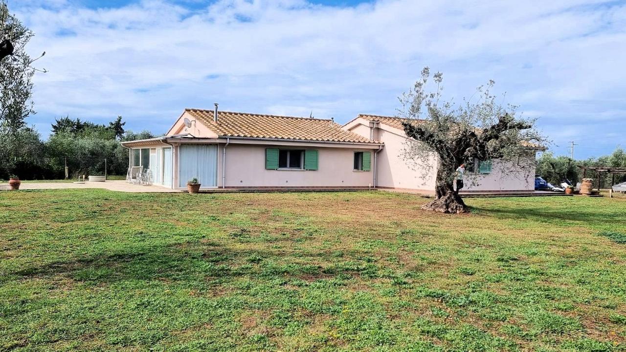 Villa in vendita a Castagneto Carducci