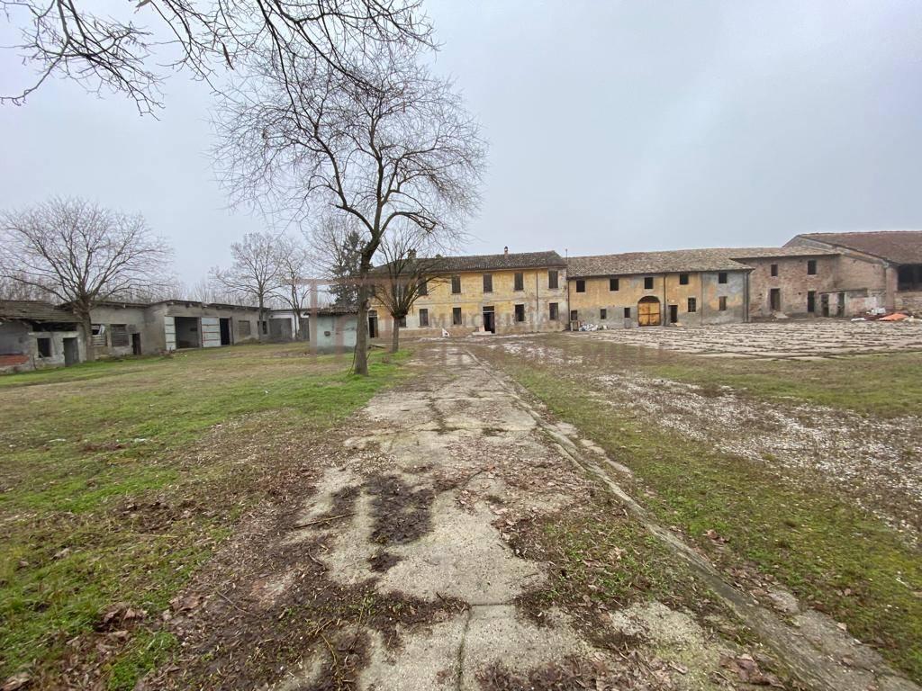 Rustico in vendita a Canneto Sull'Oglio