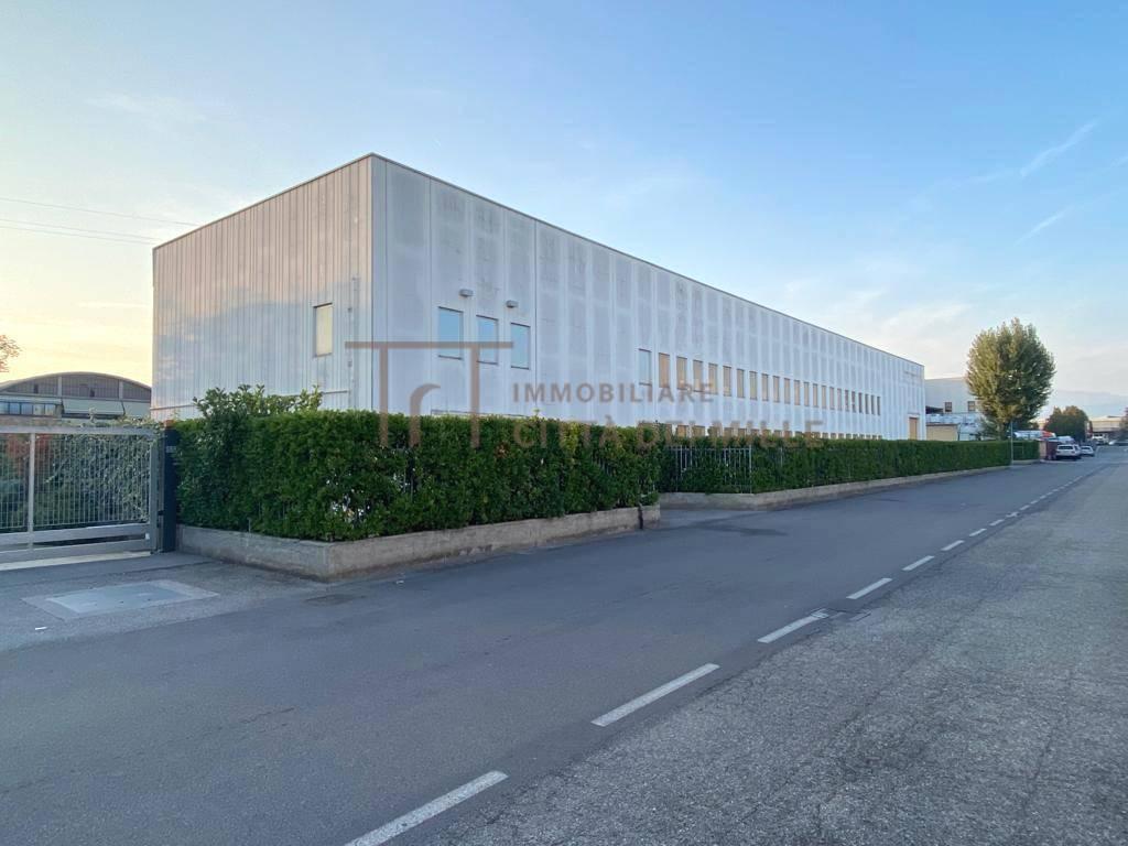 Capannone in affitto a Grassobbio