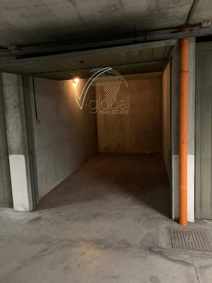 Box in vendita a Livorno