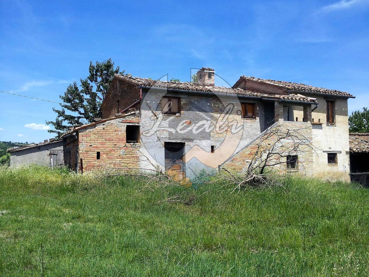 Rustico in vendita a Tolentino