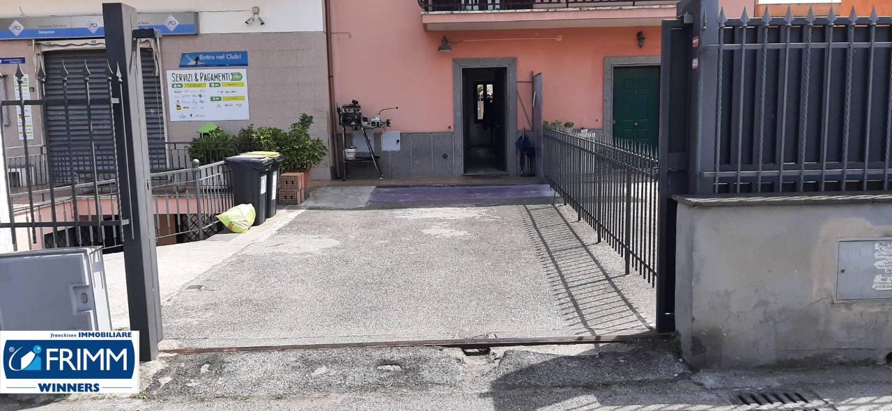 Esercizio commerciale in vendita a Roma