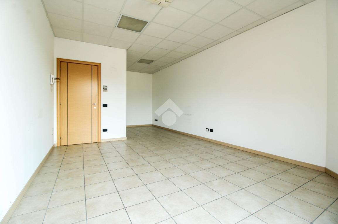 Ufficio in vendita a Villanuova Sul Clisi