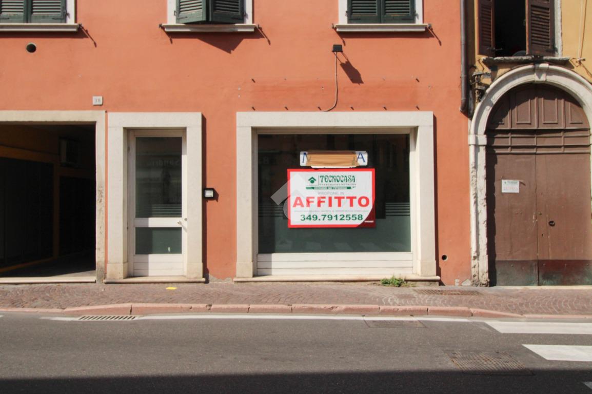 Negozio in vendita a Salo'