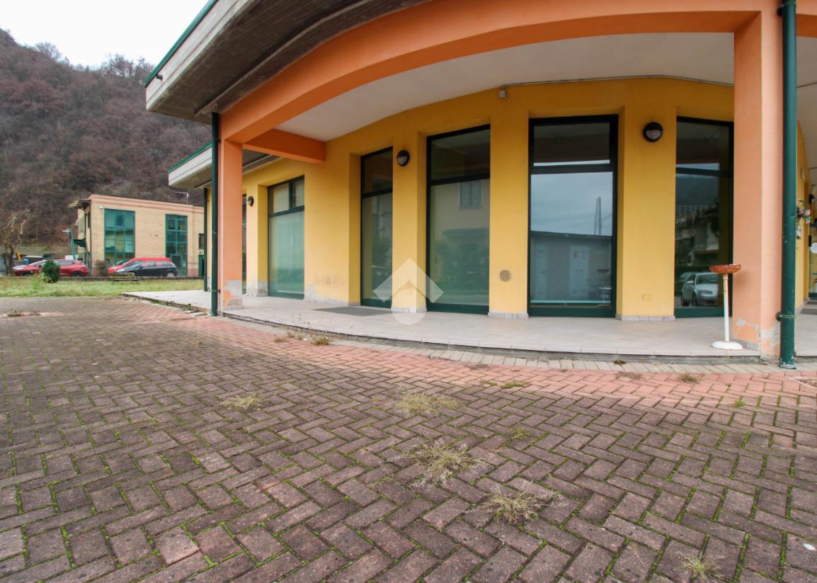 Negozio in affitto a Sabbio Chiese