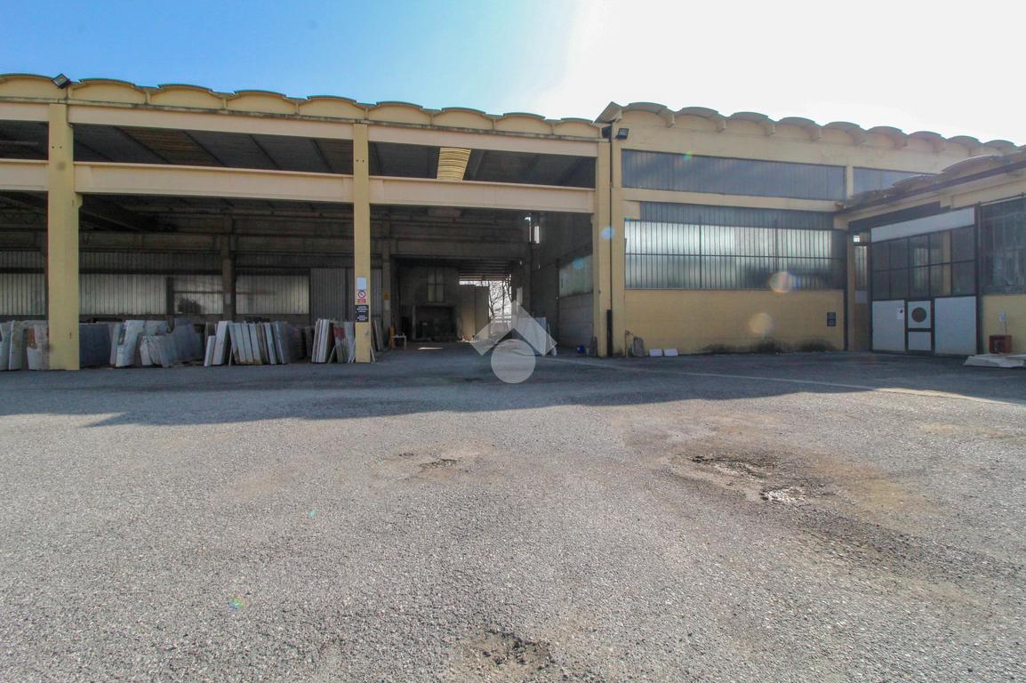 Capannone in vendita a Nuvolera