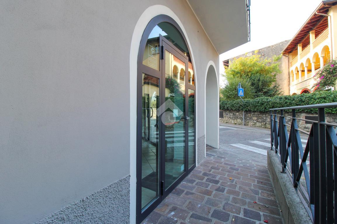 Negozio in affitto a Manerba Del Garda