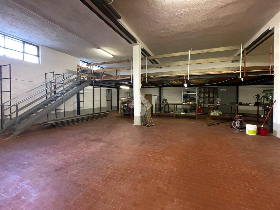 Magazzino in affitto a Salo'