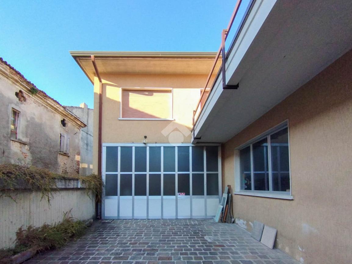 Magazzino in vendita a Prevalle