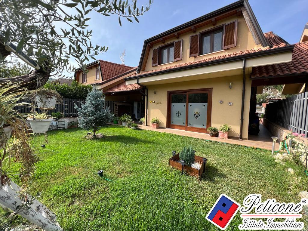 Villa in vendita a Lenola