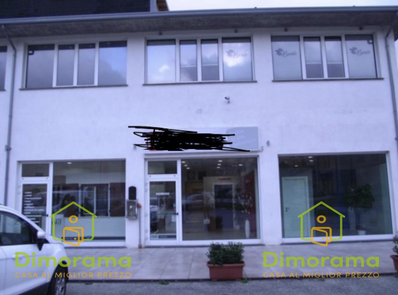Palazzina commerciale in vendita a Gualdo Tadino