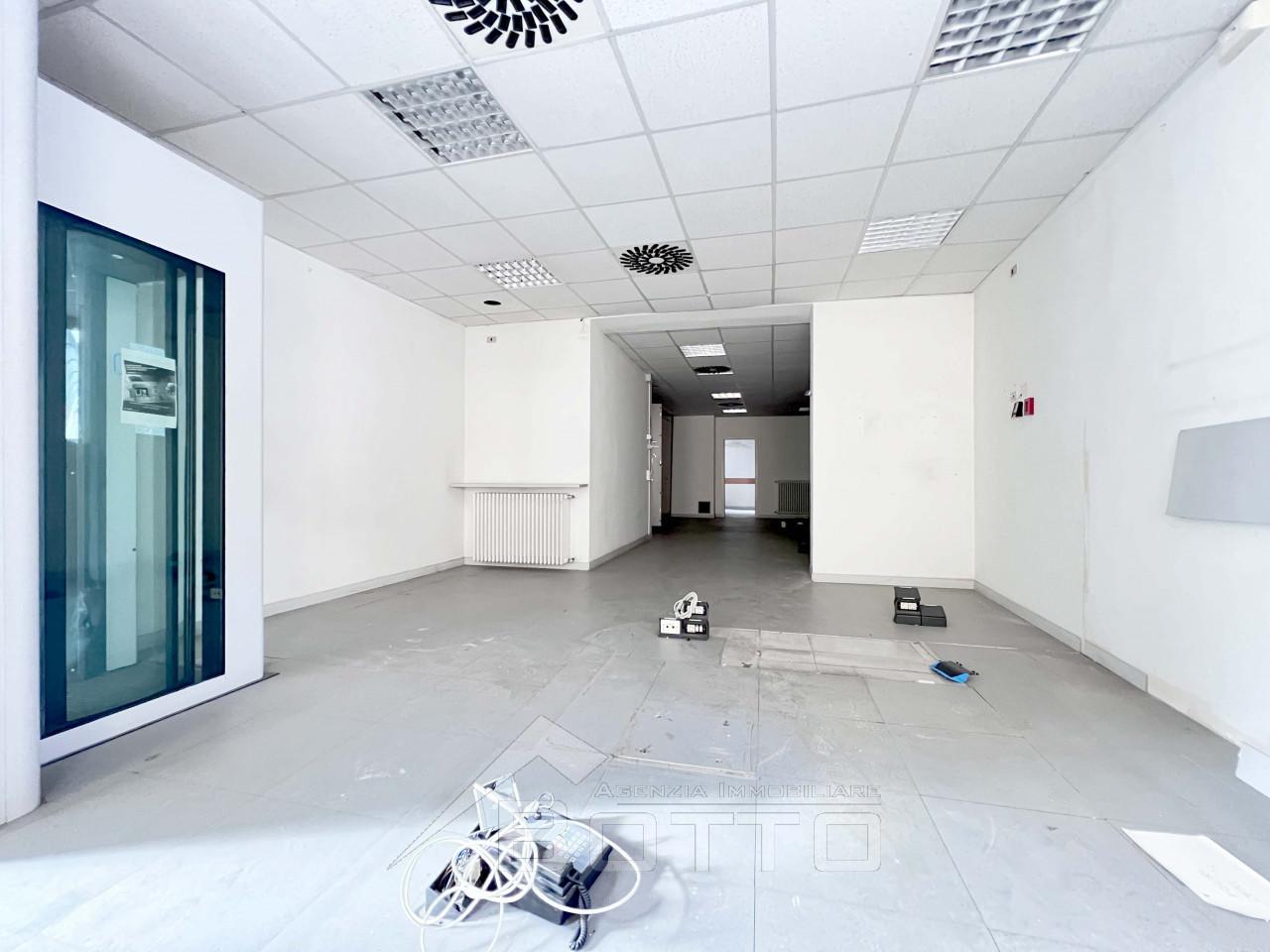 Ufficio in vendita a Romagnano Sesia