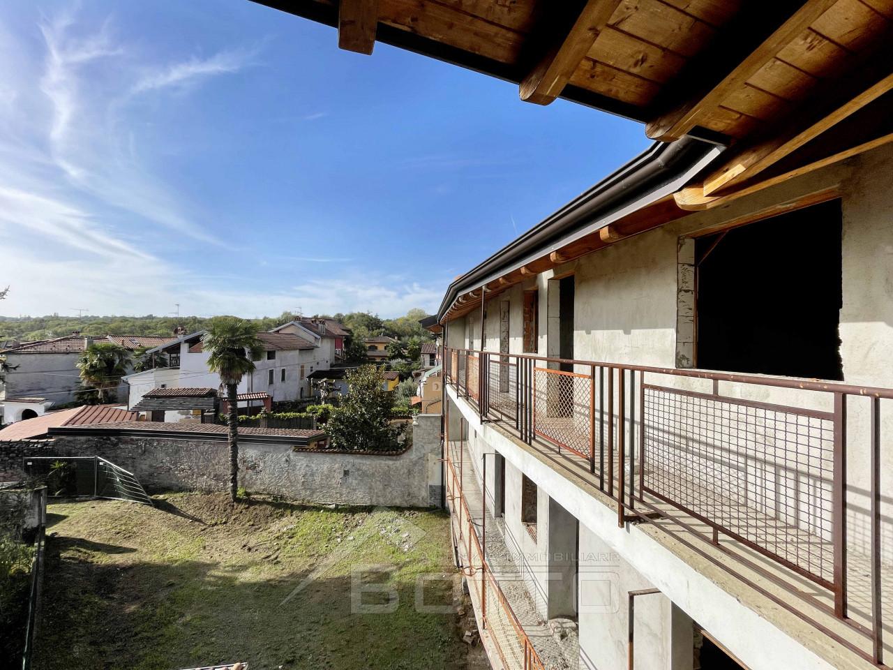 Casa indipendente in vendita a Paruzzaro