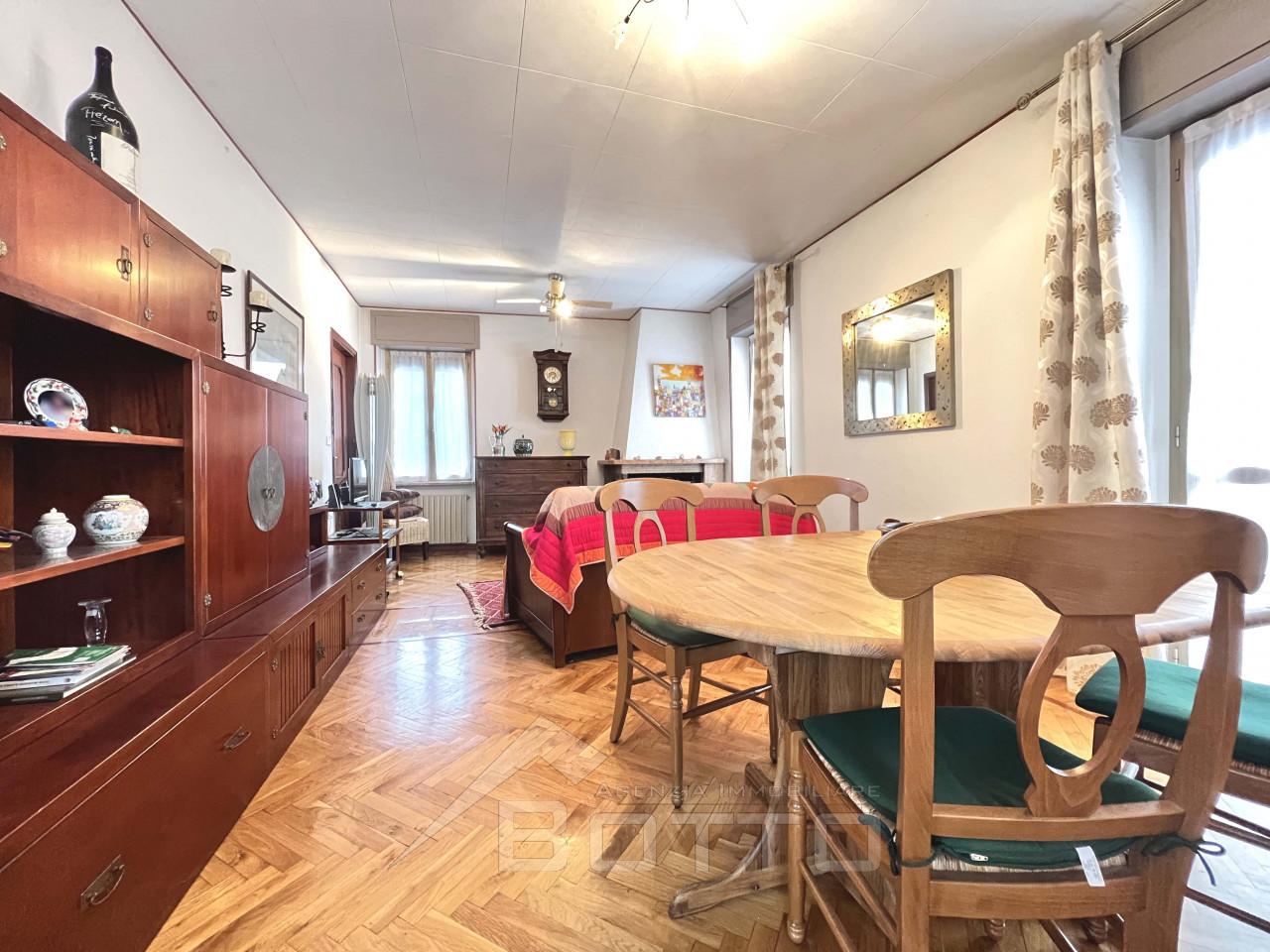 Villa in vendita a Prato Sesia