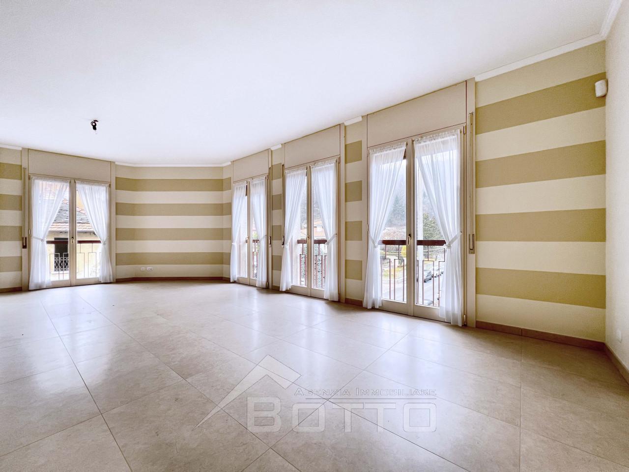 Appartamento in vendita a Pella