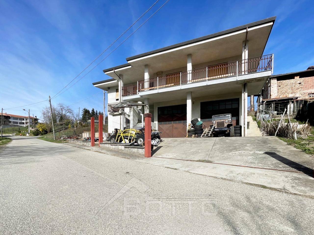 Casa indipendente in vendita a Boca