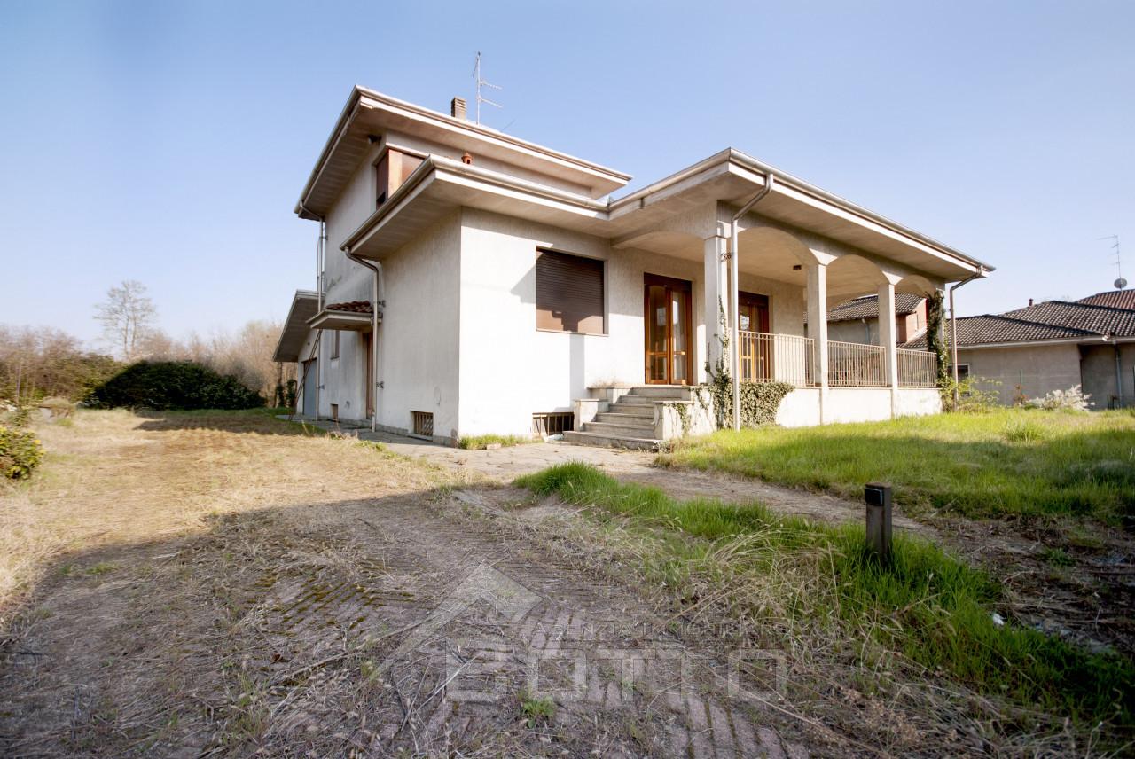 Villa in vendita a Gattinara