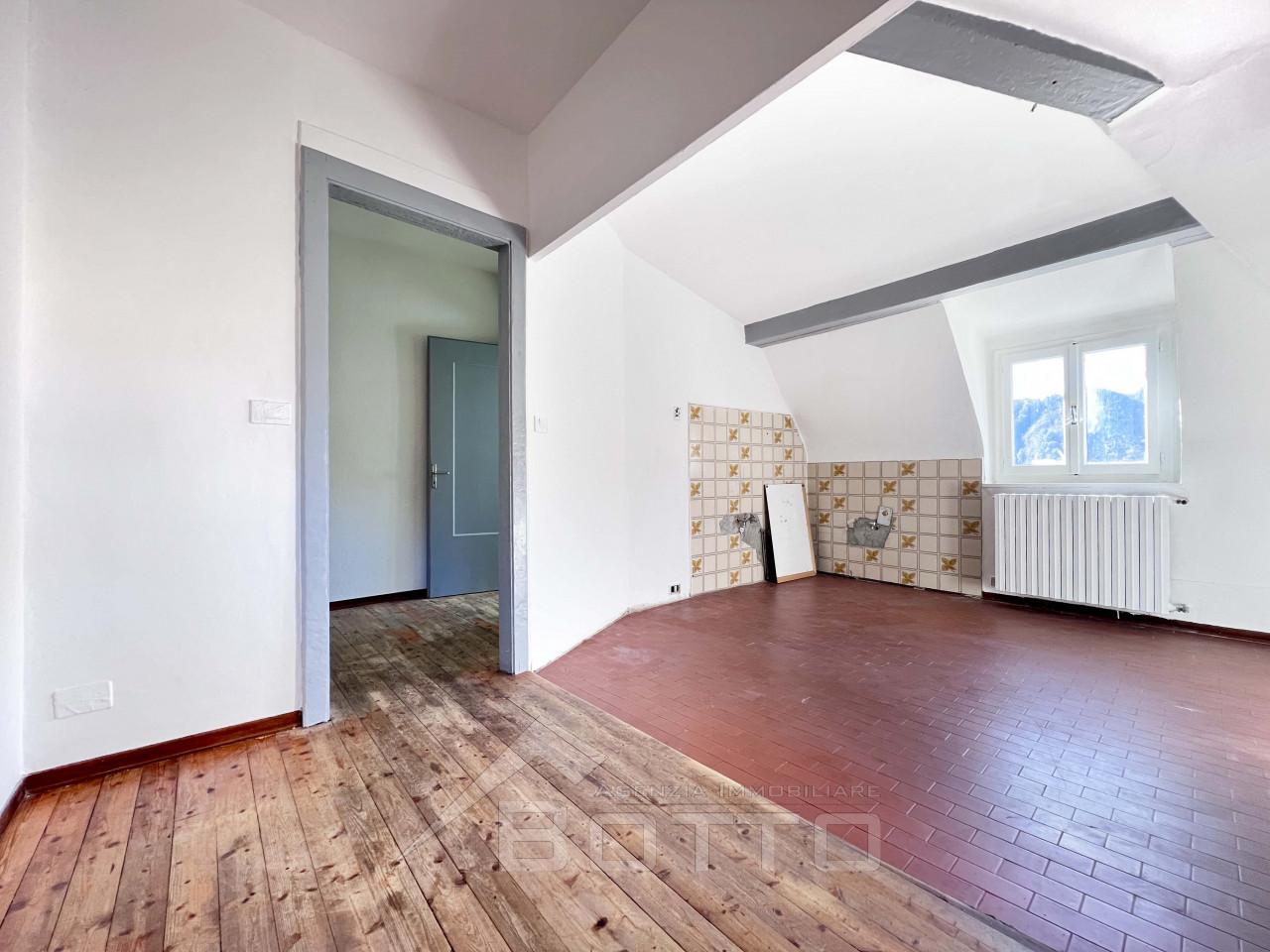 Appartamento in vendita a Varallo