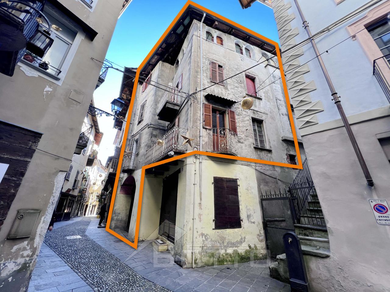 Palazzo in vendita a Varallo