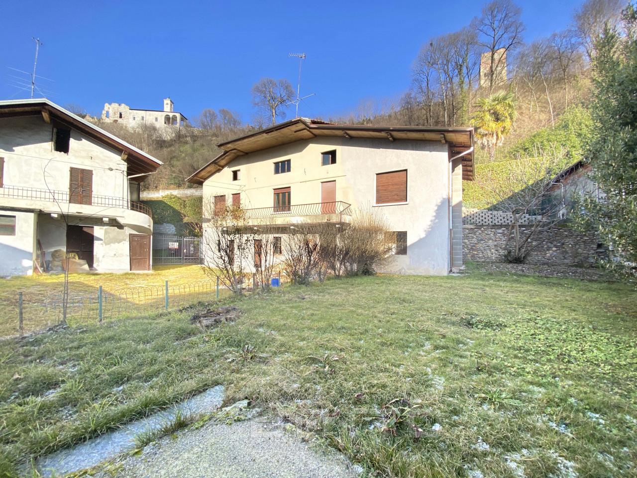 Casa indipendente in vendita a Prato Sesia