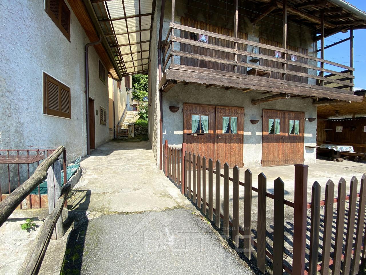 Casa indipendente in vendita a Borgosesia